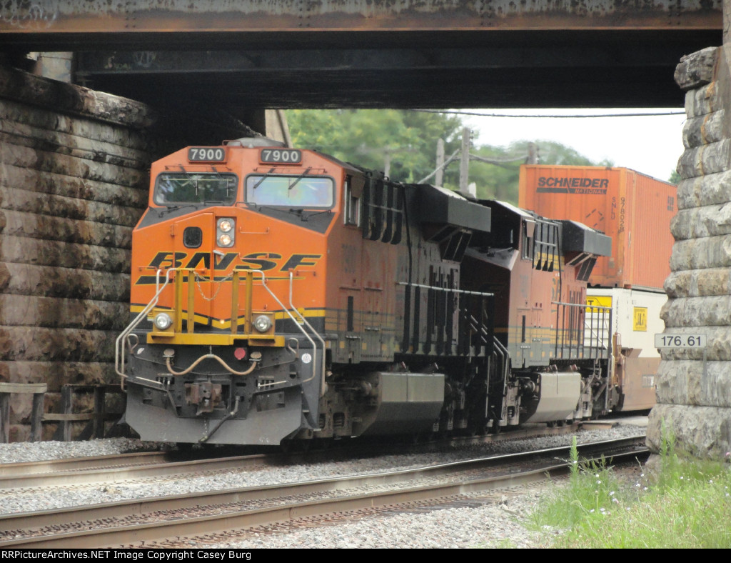 BNSF 7900